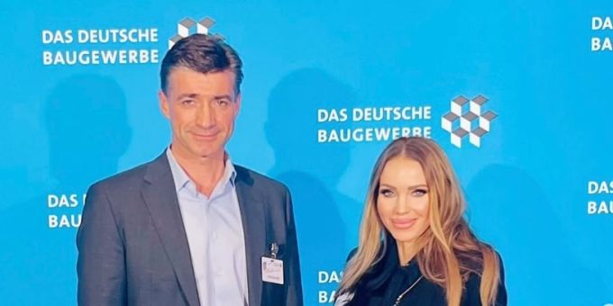 FDP-Politiker Hagen Reinhold mit Ex-Pornostar verlobt FDP-Politiker Hagen Reinhold mit Ex-Pornostar verlobt