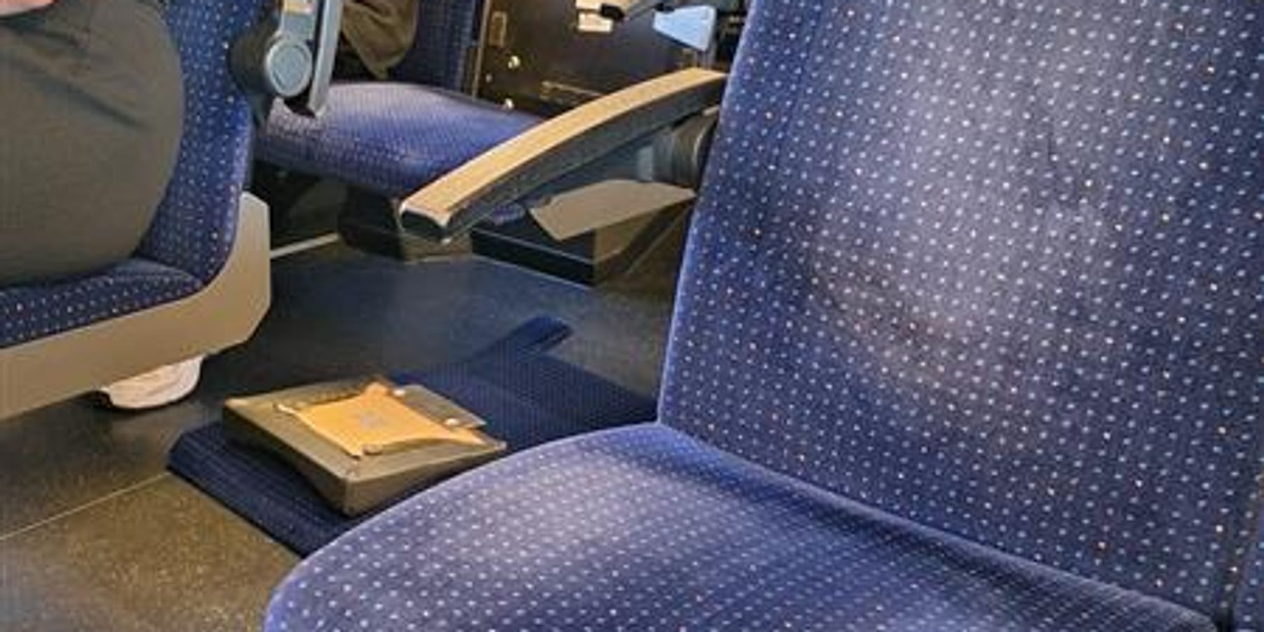 Sitz in Zug der SBB fällt auseinander – Pendler erschrecken | Nau.ch