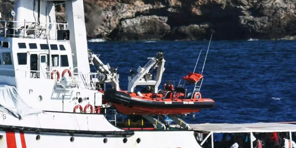 Spanien bietet «Open Arms» Balearen als sicheren Hafen an Spanien bietet «Open Arms» Balearen als sicheren Hafen an