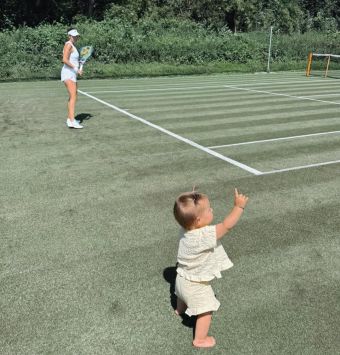 Belinda Bencic: Tochter Bella hat schon Tennis-Schläger in der Hand ...