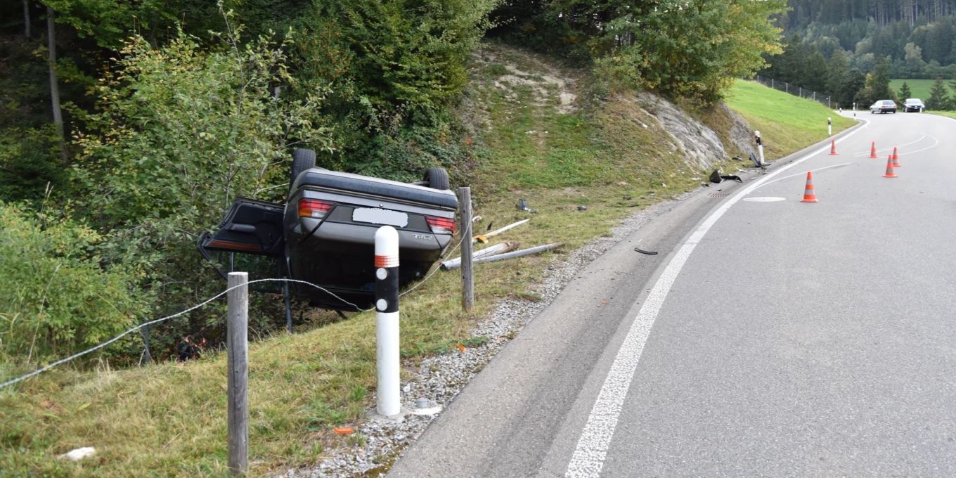 Trogen AR: Nach Selbstunfall auf dem Dach gelandet | Nau.ch
