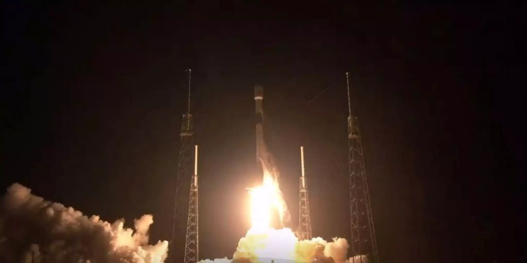 SpaceX: Salt kombiniert Netz mit Starlink-Satelliten