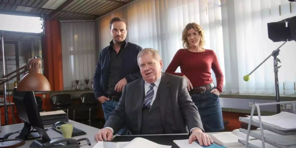 «Der Staatsanwalt» siegt vor Hebamme Toni