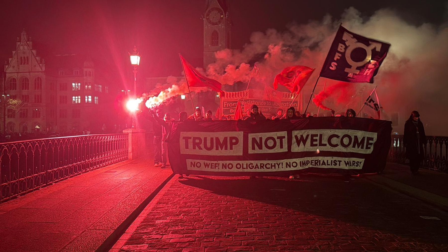 Anti-WEF-Demo in Zürich: Polizei setzt Wasserwerfer ein | Nau.ch