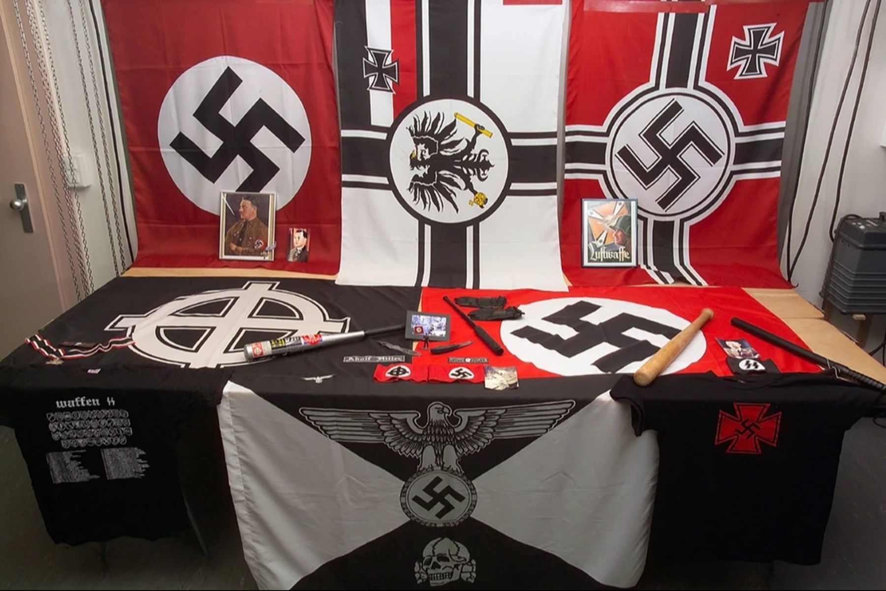 Hakenkreuz & Co.: Verbot von Nazi-Symbolen spaltet Bundesbern | Nau.ch