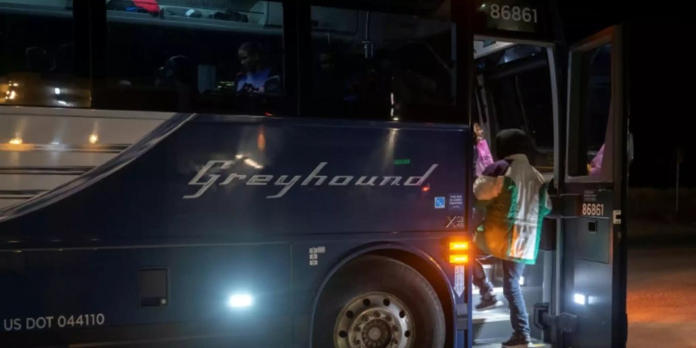 Mindestens drei Tote bei Unfall mit Greyhound-Fernbus in den USA | Nau.ch