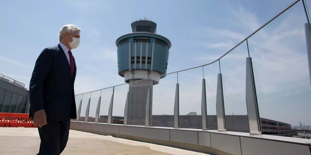 Neuer Terminal an New Yorker Flughafen LaGuardia öffnet
