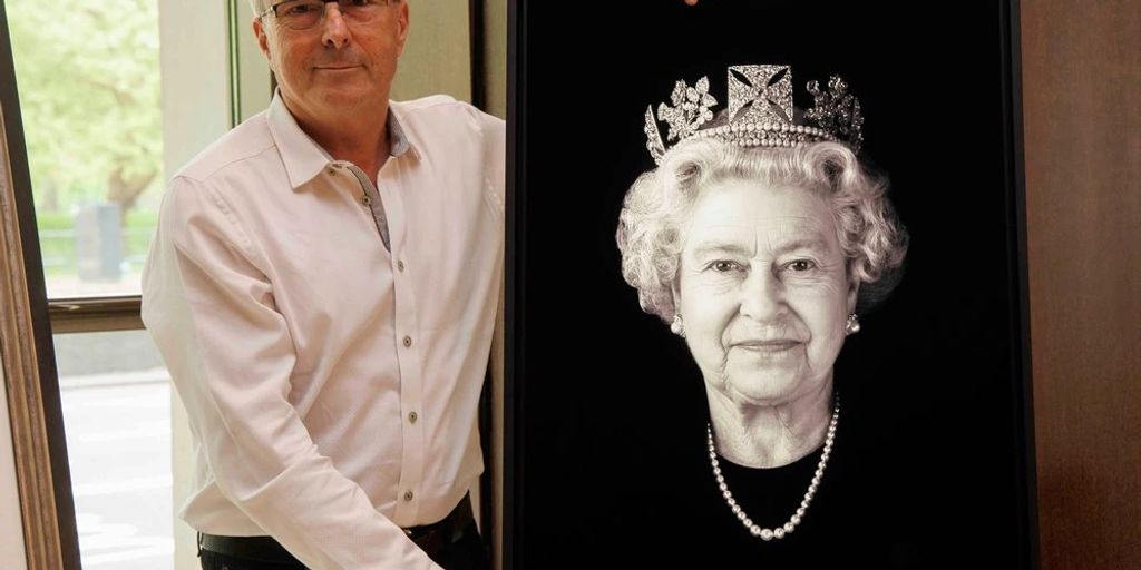 Schmunzelnde Queen Elizabeth: Das steckt hinter dem Jubiläumsporträt