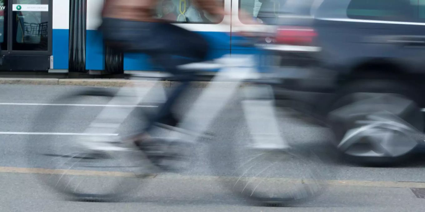 Unfall in Basel: Kollision zwischen Velofahrerin und Personenwagen | Nau.ch