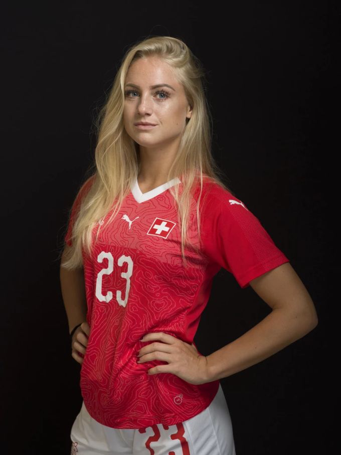 Alisha Lehmann: 1500 Franken pro Monat – so teuer ist ihr Aussehen ...