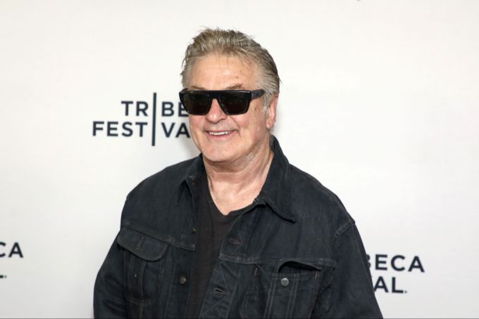 Schwerer Unfall: Alec Baldwin gegen Baum gekracht | Nau.ch