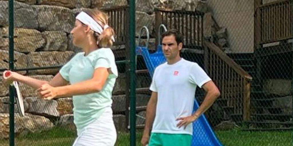 Fans feiern Mirka Federer auf Tennis-Court