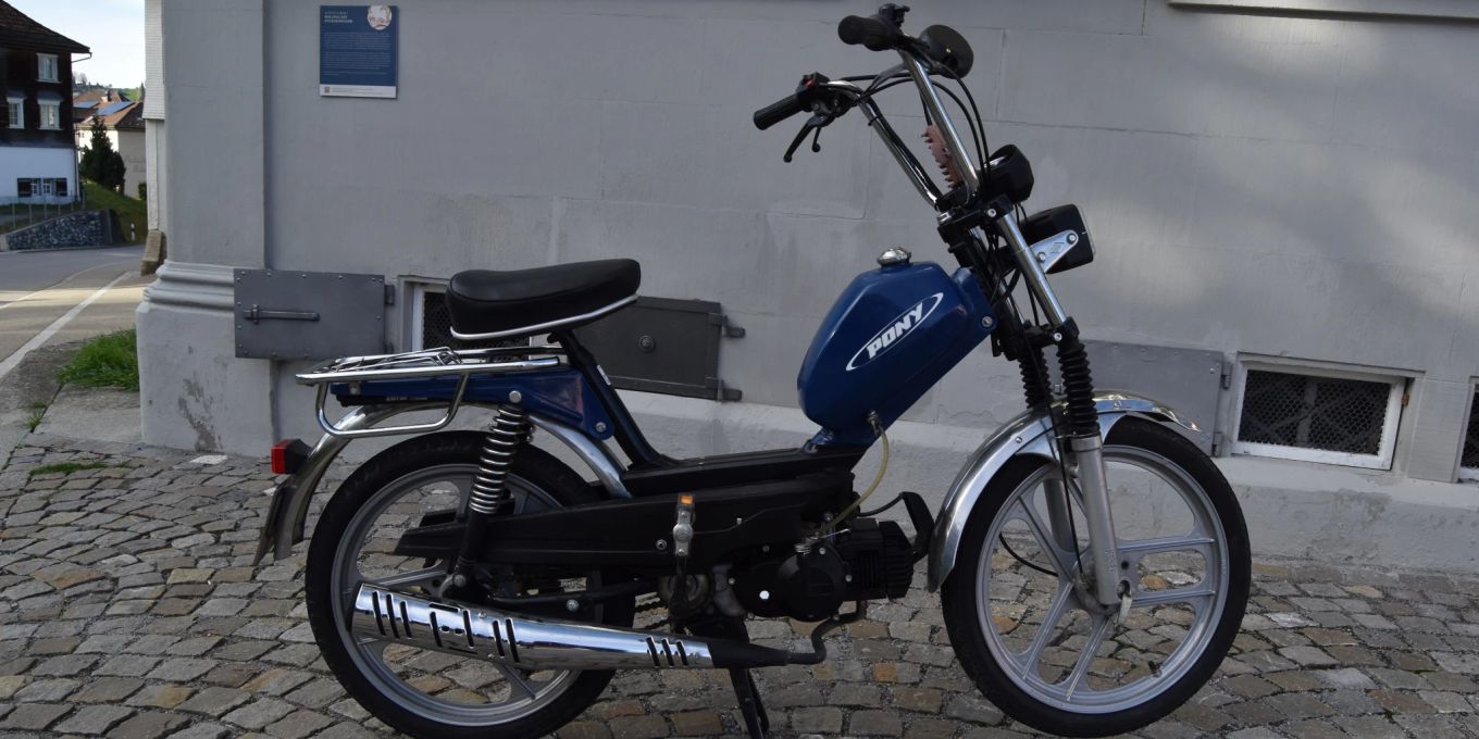 Trogen AR: Motorfahrradlenkerin verletzt sich bei Kollision mit Auto ...