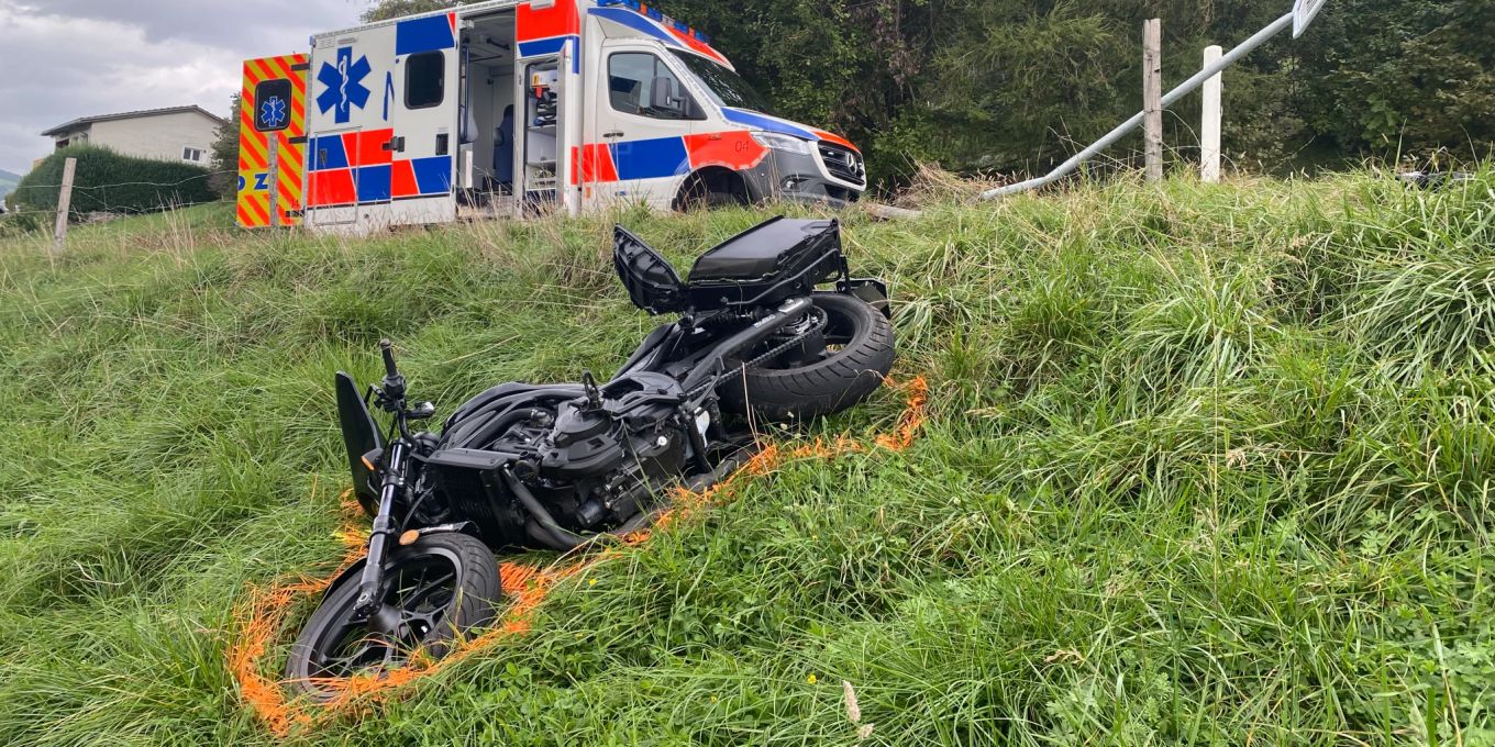 Neuheim ZG: Motorradfahrer bei Unfall erheblich verletzt | Nau.ch