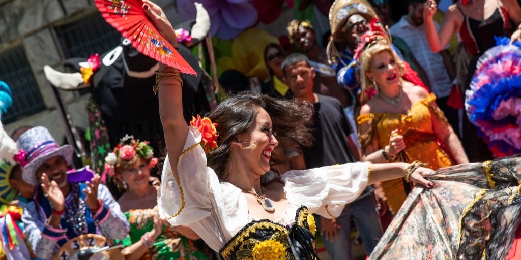 Rio de Janeiro: Karneval beginnt mit Schlüsselübergabe an König Momo