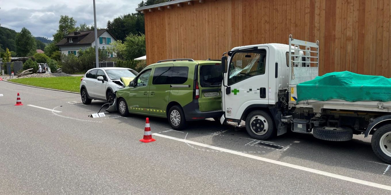 Saland ZH: Vier teils schwer Verletzte bei Verkehrsunfall | Nau.ch
