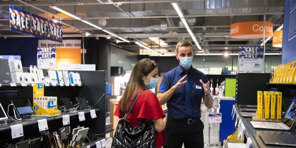 Migros stellt ersten Melectronics-Verkaufsautomat in Basel auf