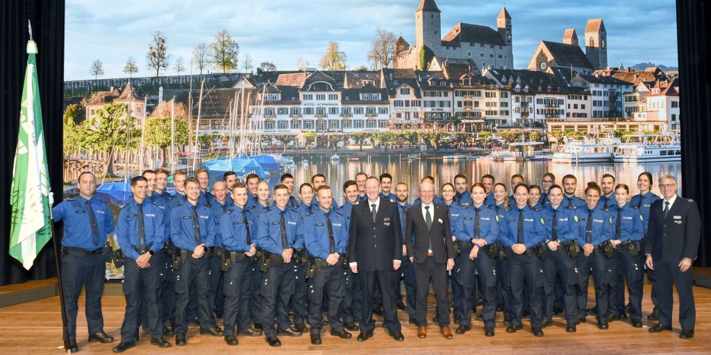 St.Gallen: 35 Polizeiangehörige ins Korps der Polizei aufgenommen