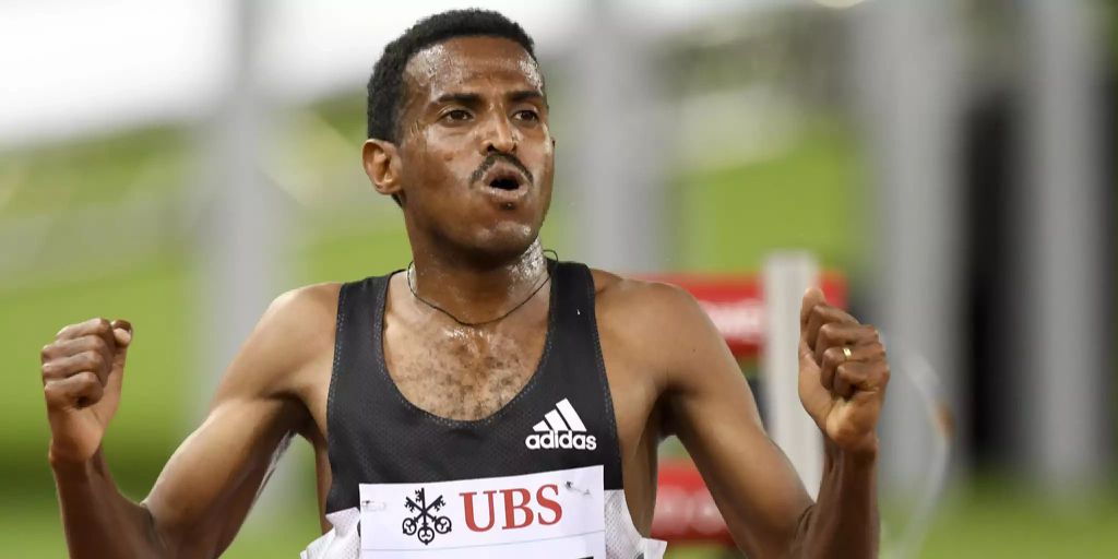 Hagos Gebrhiwet feiert seinen Sieg in Lausanne eine Runde zu früh