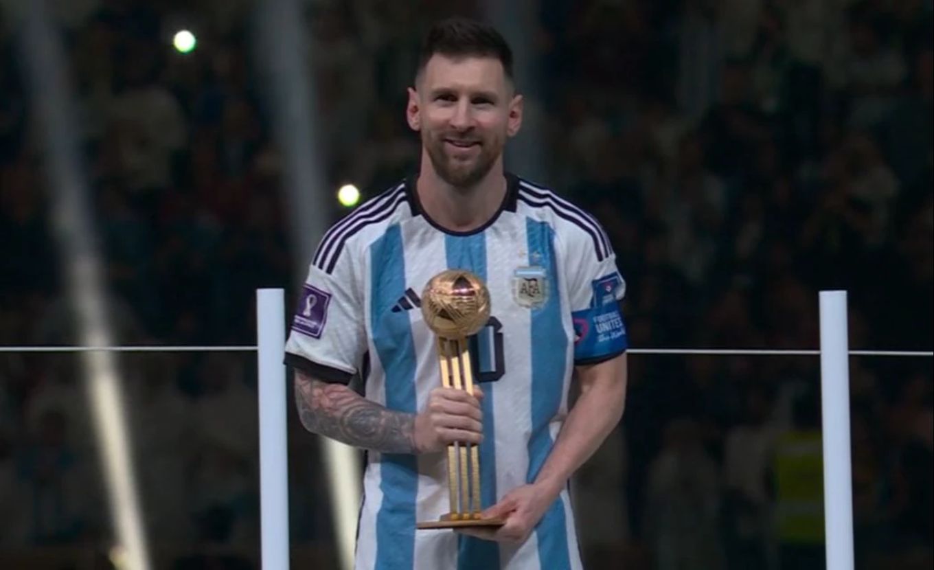 WM 2022: Hier jubelt Weltmeister Lionel Messi mit dem WM-Pokal | Nau.ch