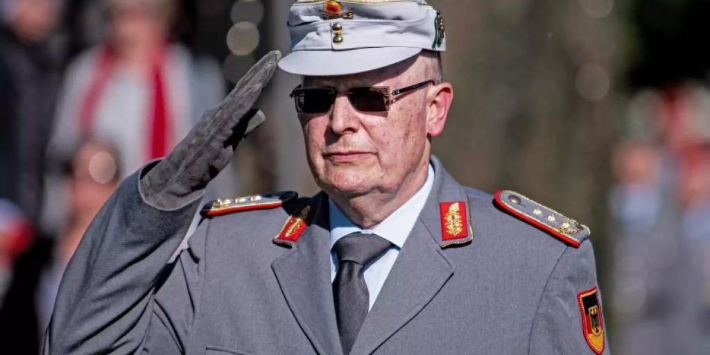 Befehlshaber der Auslandseinsätze ist für bewaffnete Drohnen