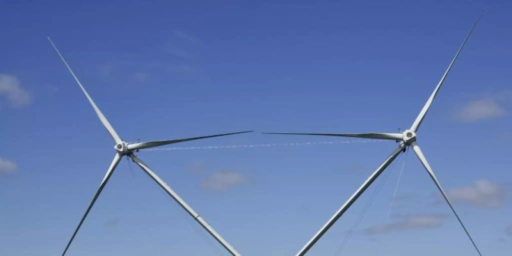 EnBW testet schwimmende Windräder im Baggersee