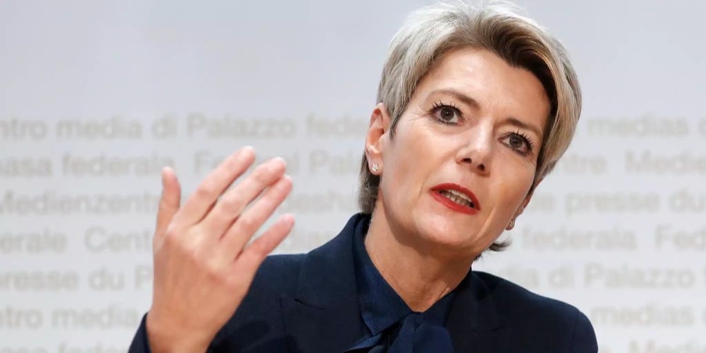 Karin Keller-Sutter beschleunigt die Asylverfahren