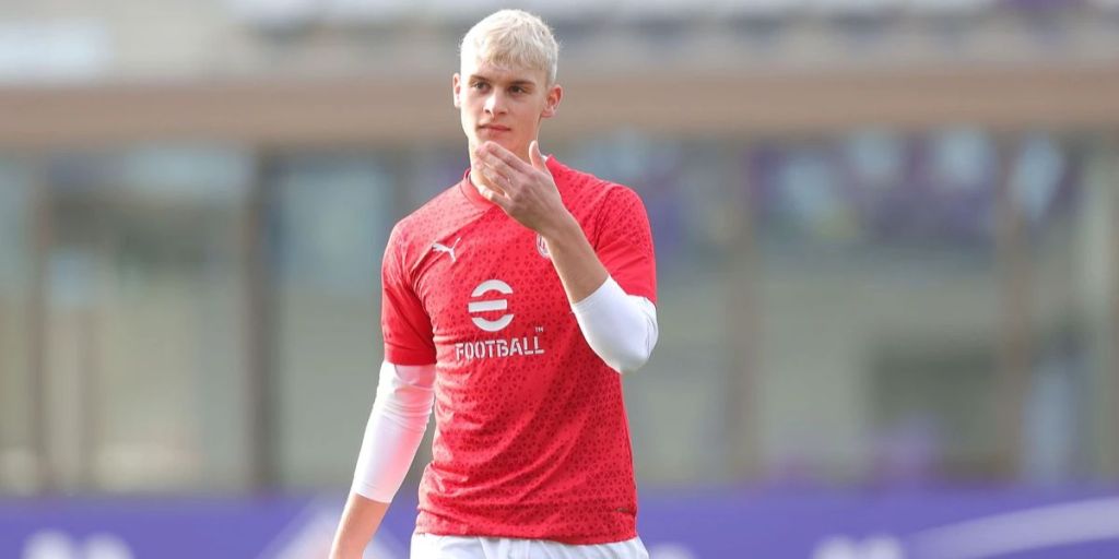 AC Milan stattet Maximilian Ibrahimovic mit Profi-Vertrag aus AC Milan stattet Maximilian Ibrahimovic mit Profi-Vertrag aus