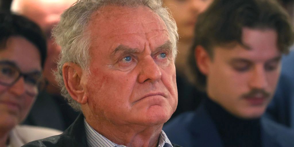 Sepp Maier über Bayern-Transfers: «Mal wieder nicht schlau» Sepp Maier über Bayern-Transfers: «Mal wieder nicht schlau»
