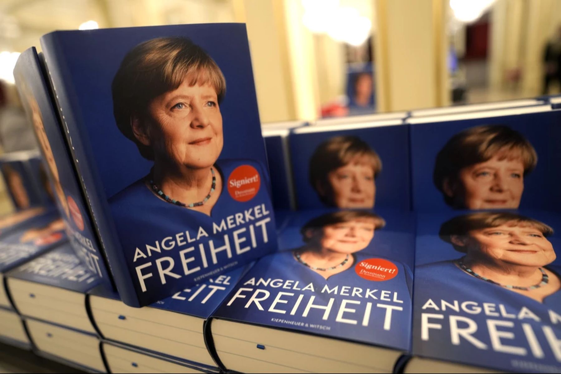 Angela Merkel: Das sagt sie heute zu ihrem Mega-Dekolleté | Nau.ch
