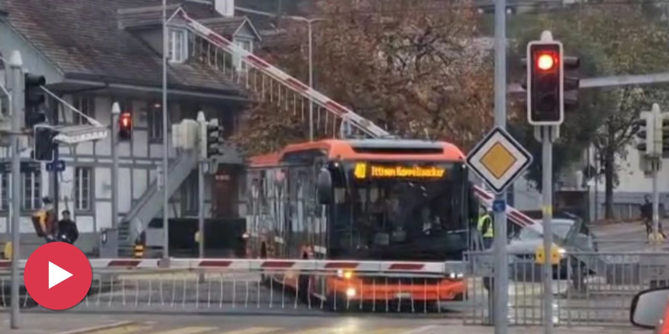 Bus wird in Ittigen BE unter Bahnschranke eingeklemmt | Nau.ch