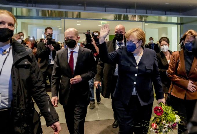 Angela Merkel: Scholz holt sich immer noch Rat von der Ex-Kanzlerin ...