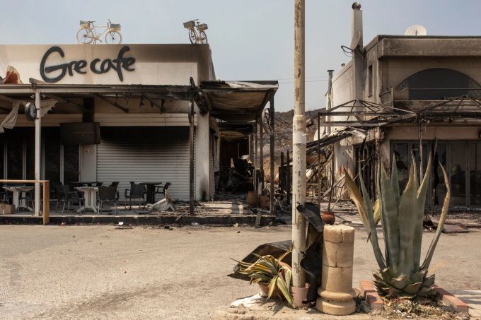 Vorher-Nachher-Bilder zeigen Waldbrand-Verwüstung auf Rhodos | Nau.ch