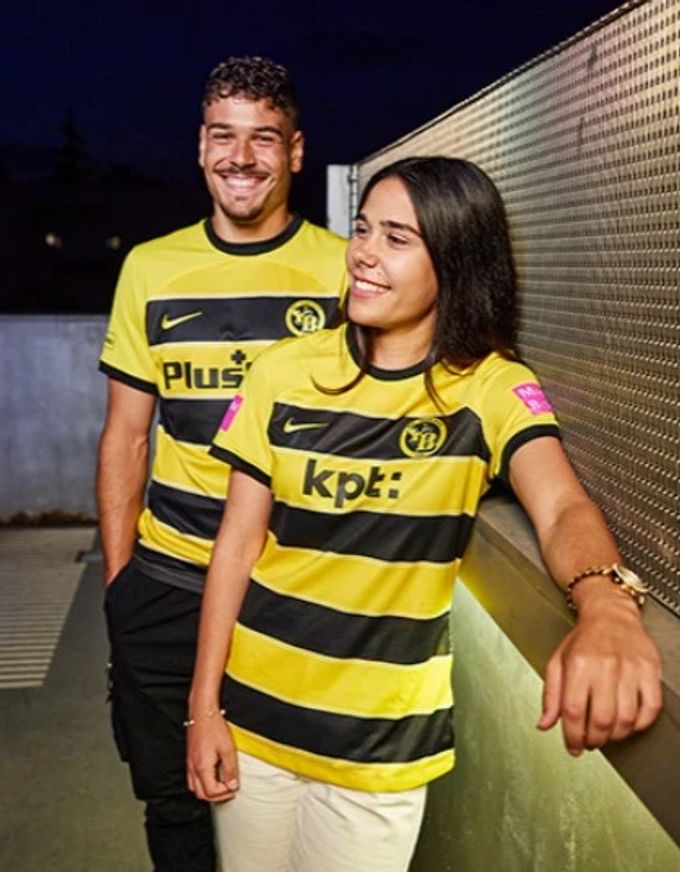 YB präsentiert das neue Trikot für die Saison 2023/24 | Nau.ch