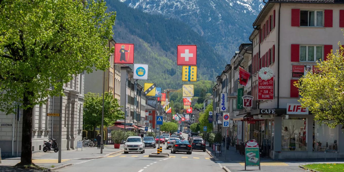 Glarus Pride 2025: Drag, Kultur und lokale Tradition vereint | Nau.ch