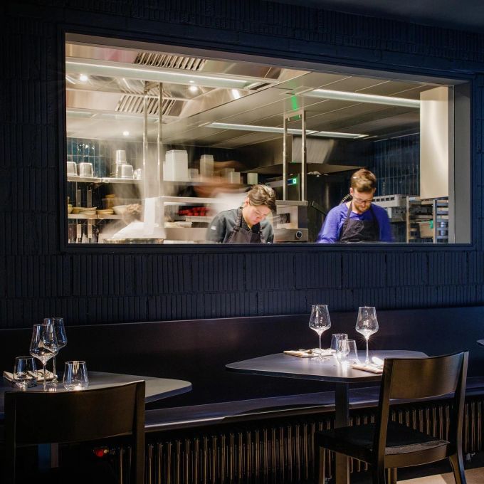 Restaurant Rank: Jazziger Sound und weltoffenes Essen im Niederdorf ...