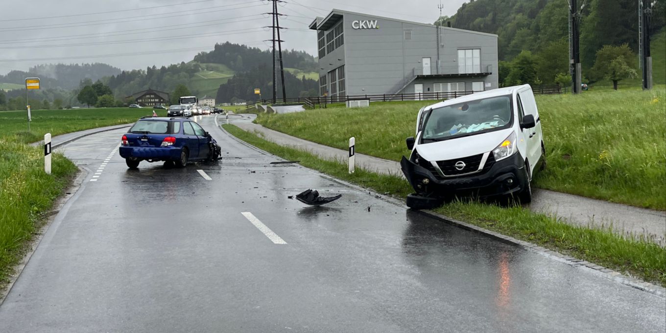 Willisau LU: Frontalkollision zwischen Auto und Lieferwagen | Nau.ch