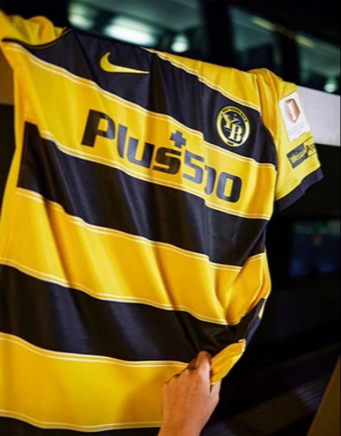 YB präsentiert das neue Trikot für die Saison 2023/24 | Nau.ch