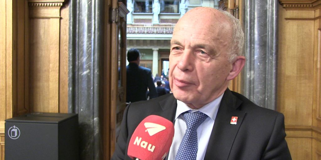 Ueli Maurer feiert sein Budget