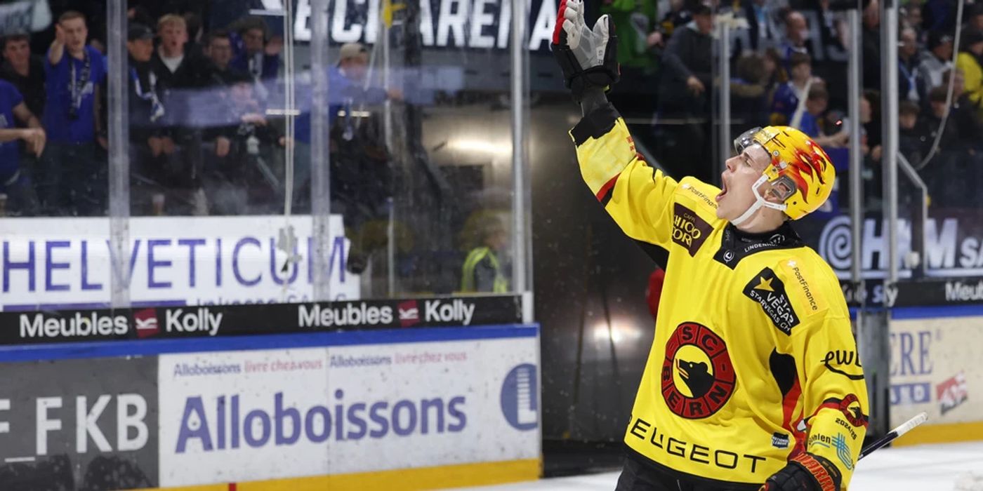 SC Bern: Fans verabschieden Team mit Applaus und Welle in die Ferien ...