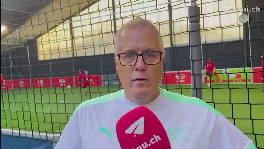 Schweizer Nati: Murat Yakin trainiert mit Fan-Nati