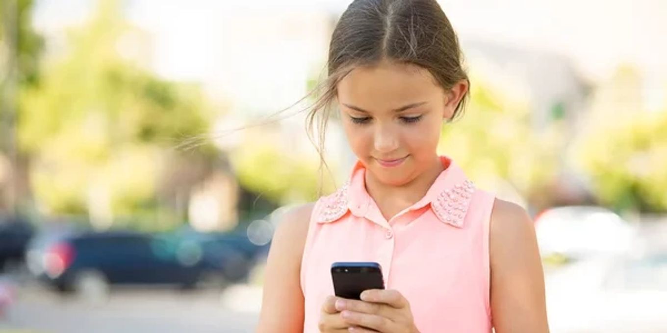 Wann sollte mein Kind sein eigenes Handy erhalten? | Nau Family