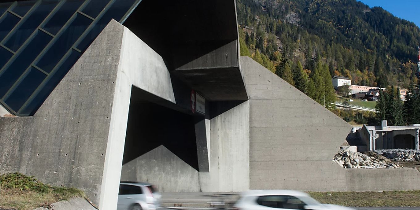 Gotthardtunnel in beide Richtungen gesperrt | Nau.ch