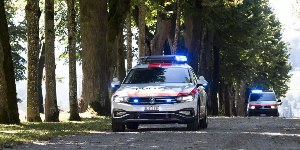 Frenkendorf BL: Personenwagen kollidiert mit Fussgängerin