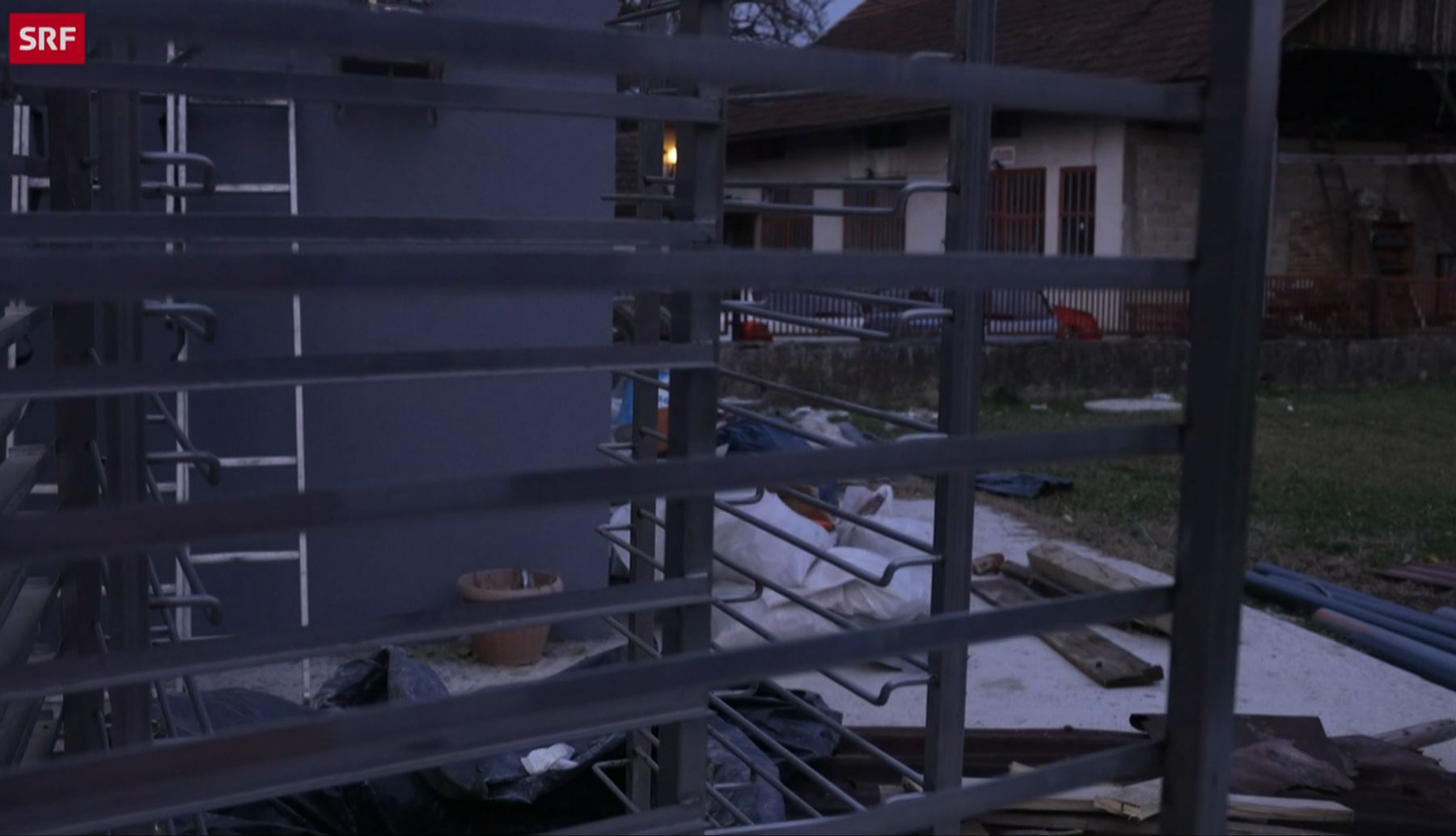 In Sendung: SRF-Mann Jan Fitze muss auf Baustelle übernachten | Nau.ch