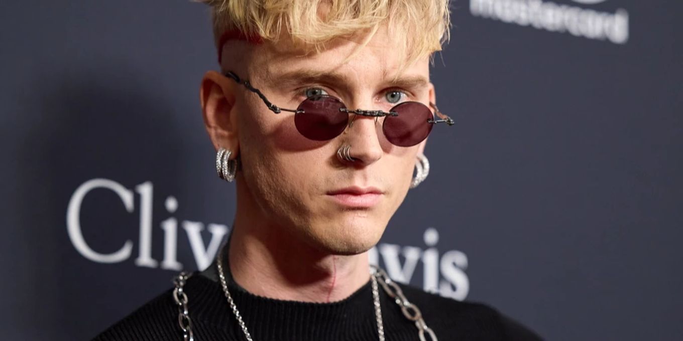 Machine Gun Kelly tätowiert sich schwarz | Nau.ch