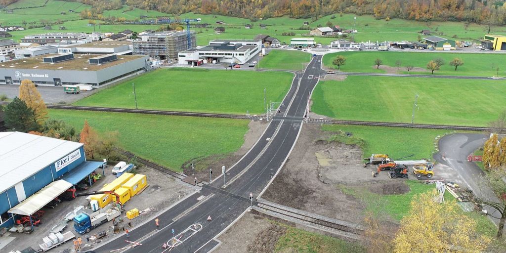 Neue Verkehrsführung nach Eröffnung der Querspange Netstal