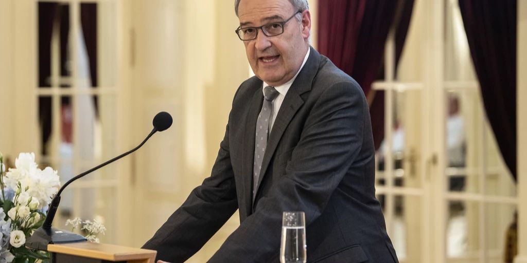 Parmelin zeichnet sechs Schweizer Spitzenköchinnen und -köche aus