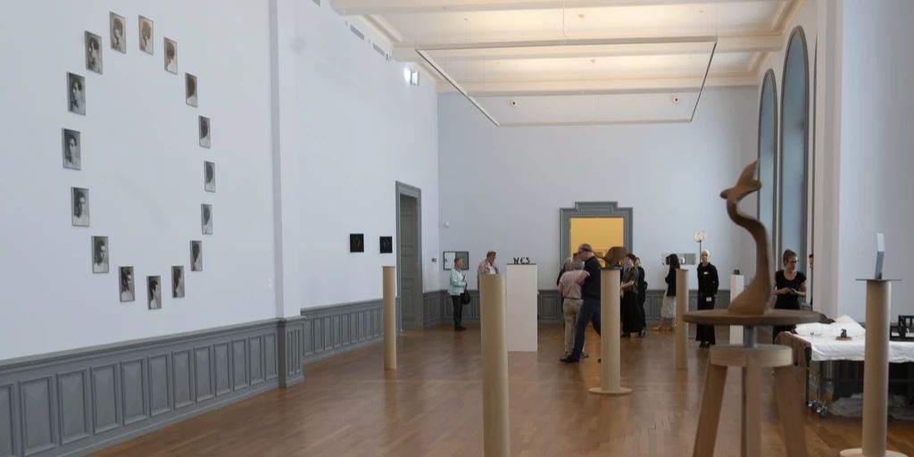 Berner Raetz-Ausstellung zieht Massen an