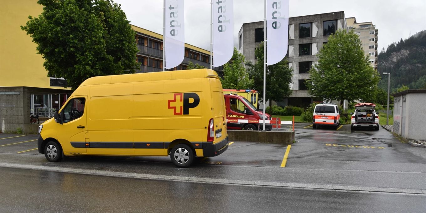 Thusis GR: Mann (24) von Lieferwagen angefahren - am Kopf verletzt | Nau.ch